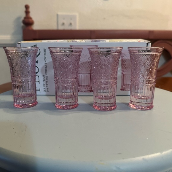 FLORA | Dining | Pink Vintage 2 Ounce Vodka Shot Glasses Set Of 4 ...